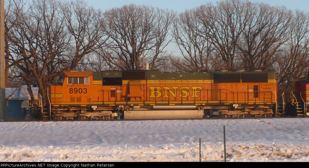 BNSF 8903